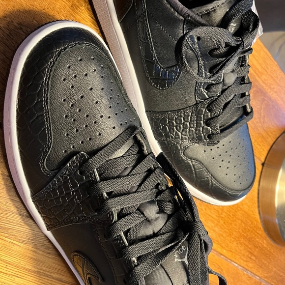 Nike | Other | Jordans Low Gator Skin 1 105 11 | Poshmark